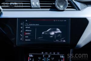 Ауди E-Tron 2022 в Рига, объемом двигателя 0.00 л и пробегом 96 тыс. км за 35990 €, фото 28 на AUTOMOTO.COM.LV
