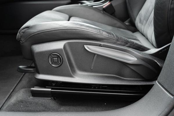 Audi E-Tron 2022 in Marupe, with an engine capacity of 0.00 L and mileage of 63 thousand km for 29150 €, photo 8 on AUTOMOTO.COM.LV