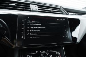 Ауди E-Tron 2022 в Марупе, объемом двигателя 0.00 л и пробегом 63 тыс. км за 29150 €, фото 25 на AUTOMOTO.COM.LV