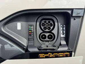 Ауди E-Tron 2023 в Вильнюс, объемом двигателя 0.00 л и пробегом 78 тыс. км за 40600 €, фото 12 на AUTOMOTO.COM.LV