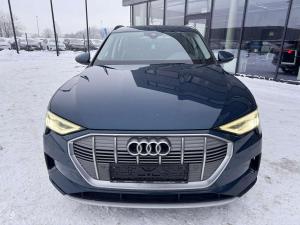 Green Audi E-Tron 2019 in Kaunas, with an engine capacity of 0.00 L and mileage of 157 thousand km for 19200 €, photo 2 on AUTOMOTO.COM.LV
