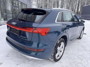 Green Audi E-Tron 2019 in Kaunas, with an engine capacity of 0.00 L and mileage of 157 thousand km for 19200 €, photo 4 on AUTOMOTO.COM.LV