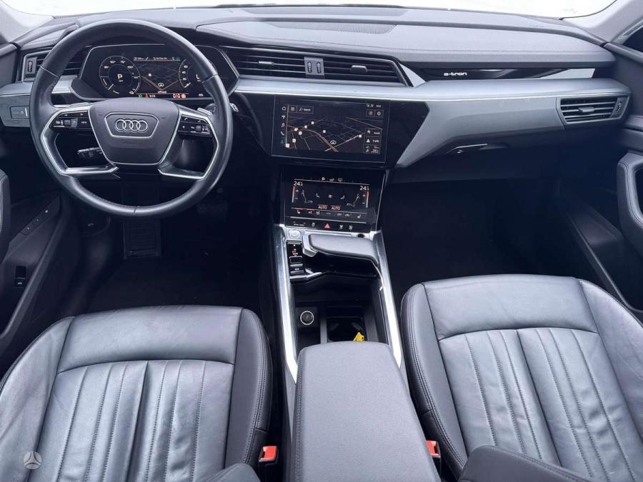 Green Audi E-Tron 2019 in Kaunas, with an engine capacity of 0.00 L and mileage of 157 thousand km for 19200 €, photo 13 on AUTOMOTO.COM.LV