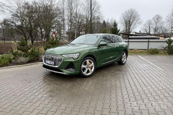 Green Audi E-Tron 2021 in Riga, with an engine capacity of 0.00 L and mileage of 51 thousand km for 37500 €, photo 1 on AUTOMOTO.COM.LV