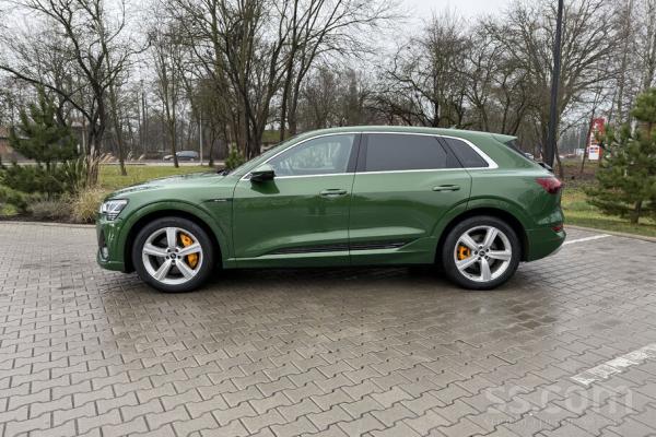Green Audi E-Tron 2021 in Riga, with an engine capacity of 0.00 L and mileage of 51 thousand km for 37500 €, photo 2 on AUTOMOTO.COM.LV