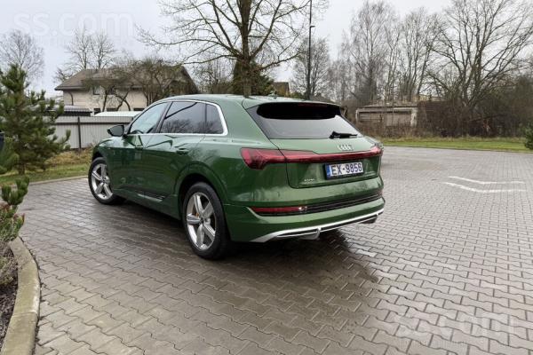 Green Audi E-Tron 2021 in Riga, with an engine capacity of 0.00 L and mileage of 51 thousand km for 37500 €, photo 3 on AUTOMOTO.COM.LV