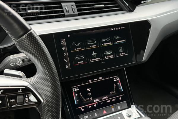 Green Audi E-Tron 2021 in Riga, with an engine capacity of 0.00 L and mileage of 51 thousand km for 37500 €, photo 10 on AUTOMOTO.COM.LV