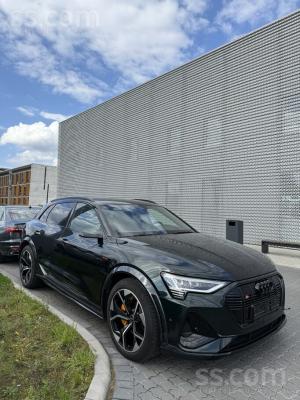 Zaļš Audi E-Tron 2022 Rīga, ar dzinēja tilpumu 0.00 L un nobraukumu 59 tūkst. km par 44000 €, foto 4 vietnē AUTOMOTO.COM.LV
