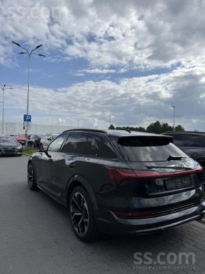 Zaļš Audi E-Tron 2022 Rīga, ar dzinēja tilpumu 0.00 L un nobraukumu 59 tūkst. km par 44000 €, foto 5 vietnē AUTOMOTO.COM.LV