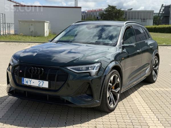 Зеленый Ауди E-Tron 2022 в Рига, объемом двигателя 0.00 л и пробегом 61 тыс. км за 43000 €, фото 1 на AUTOMOTO.COM.LV
