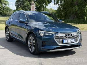 Green Audi E-Tron 2020 in Riga, with an engine capacity of 0.00 L and mileage of 0 thousand km for 19990 €, photo 3 on AUTOMOTO.COM.LV