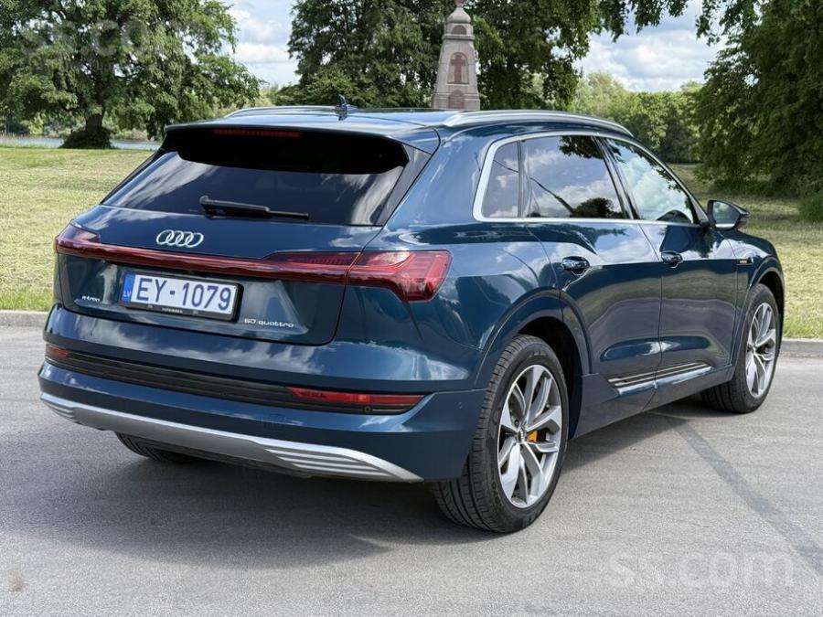 Green Audi E-Tron 2020 in Riga, with an engine capacity of 0.00 L and mileage of 0 thousand km for 19990 €, photo 5 on AUTOMOTO.COM.LV