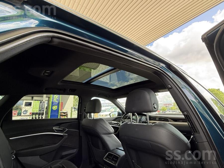 Green Audi E-Tron 2020 in Riga, with an engine capacity of 0.00 L and mileage of 0 thousand km for 19990 €, photo 12 on AUTOMOTO.COM.LV