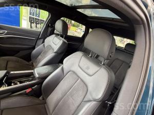Green Audi E-Tron 2020 in Riga, with an engine capacity of 0.00 L and mileage of 0 thousand km for 19990 €, photo 15 on AUTOMOTO.COM.LV