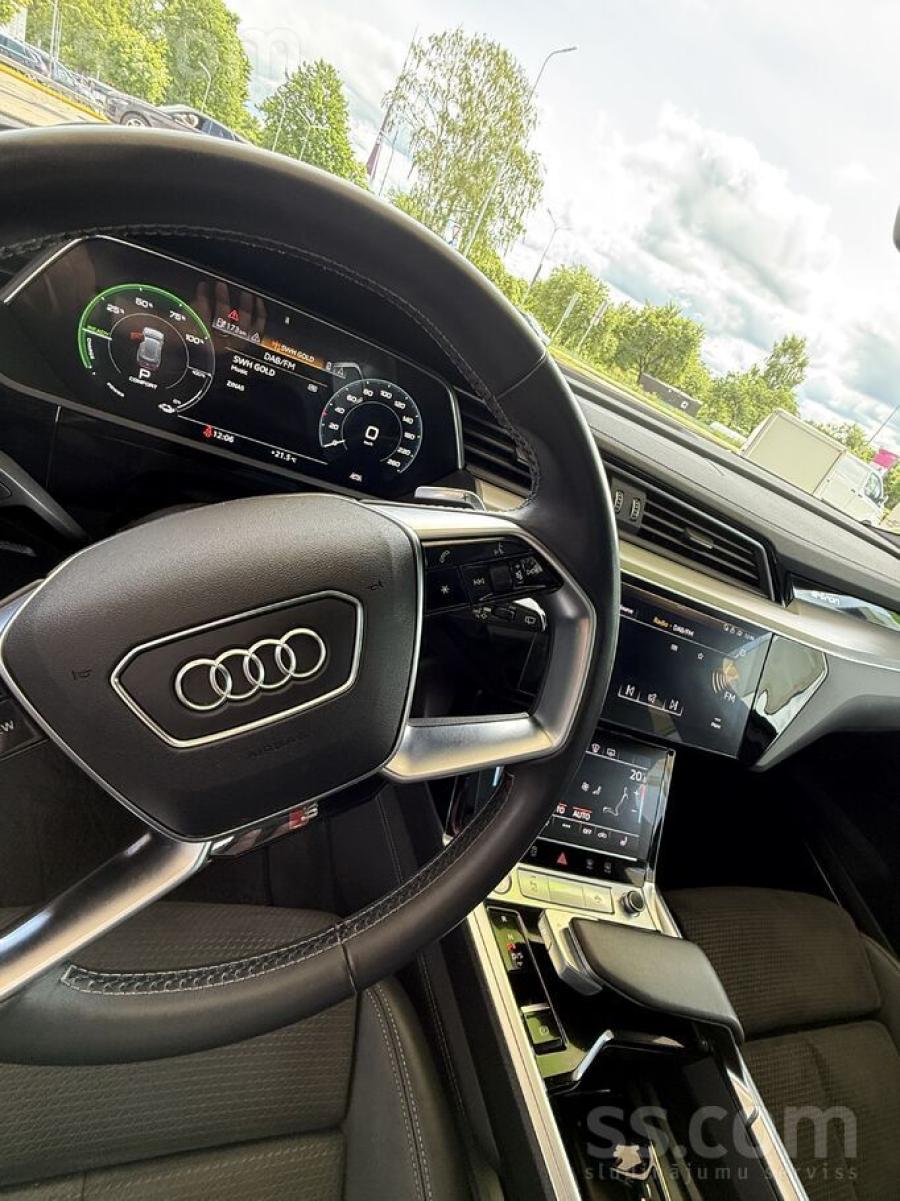 Green Audi E-Tron 2020 in Riga, with an engine capacity of 0.00 L and mileage of 0 thousand km for 19990 €, photo 17 on AUTOMOTO.COM.LV