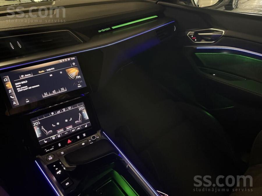 Green Audi E-Tron 2020 in Riga, with an engine capacity of 0.00 L and mileage of 0 thousand km for 19990 €, photo 19 on AUTOMOTO.COM.LV
