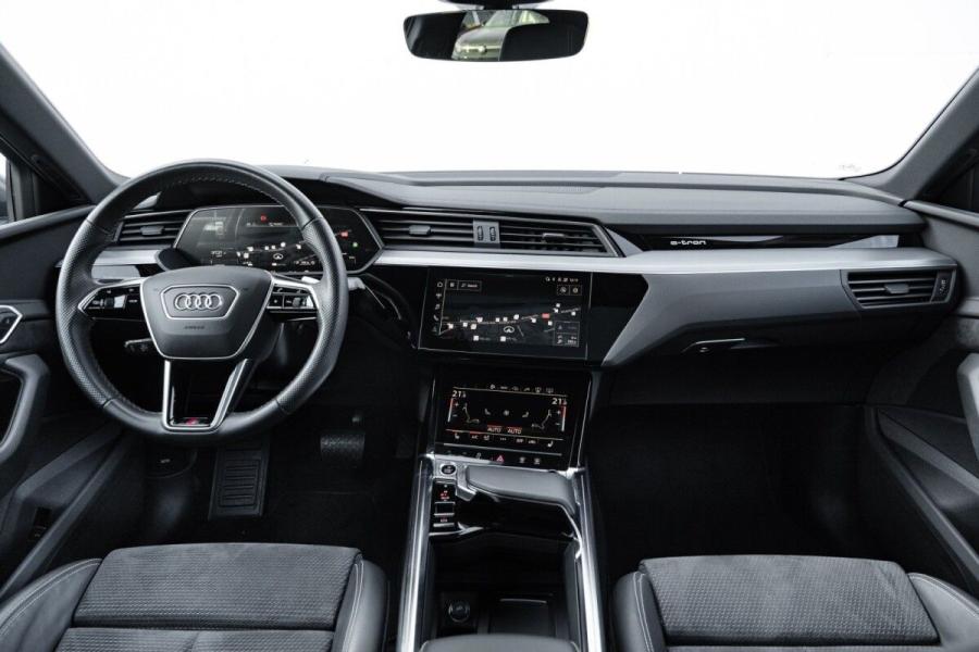 Grey Audi E-Tron 2021 in Riga, with an engine capacity of 0.00 L and mileage of 17 thousand km for 34500 €, photo 36 on AUTOMOTO.COM.LV