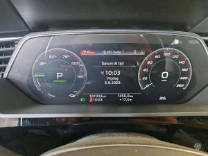 Grey Audi E-Tron 2022 in Vilnius, with an engine capacity of 0.00 L and mileage of 101 thousand km for 31650 €, photo 7 on AUTOMOTO.COM.LV