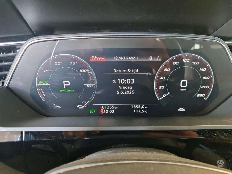Grey Audi E-Tron 2022 in Vilnius, with an engine capacity of 0.00 L and mileage of 101 thousand km for 31650 €, photo 7 on AUTOMOTO.COM.LV