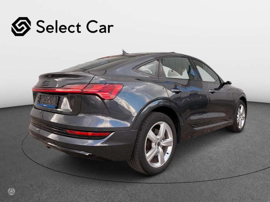 Pelēks Audi E-Tron 2022 Viļņa, ar dzinēja tilpumu 0.00 L un nobraukumu 101 tūkst. km par 31650 €, foto 3 vietnē AUTOMOTO.COM.LV