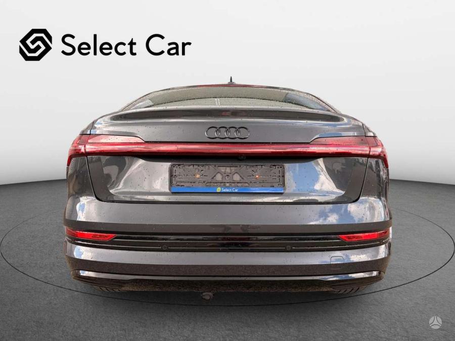 Pelēks Audi E-Tron 2022 Viļņa, ar dzinēja tilpumu 0.00 L un nobraukumu 101 tūkst. km par 31650 €, foto 6 vietnē AUTOMOTO.COM.LV