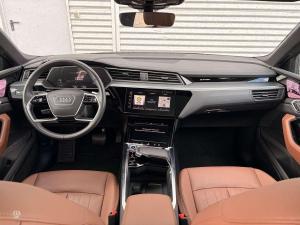Pelēks Audi E-Tron 2022 Viļņa, ar dzinēja tilpumu 0.00 L un nobraukumu 101 tūkst. km par 31650 €, foto 12 vietnē AUTOMOTO.COM.LV