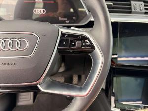 Pelēks Audi E-Tron 2022 Viļņa, ar dzinēja tilpumu 0.00 L un nobraukumu 101 tūkst. km par 31650 €, foto 16 vietnē AUTOMOTO.COM.LV