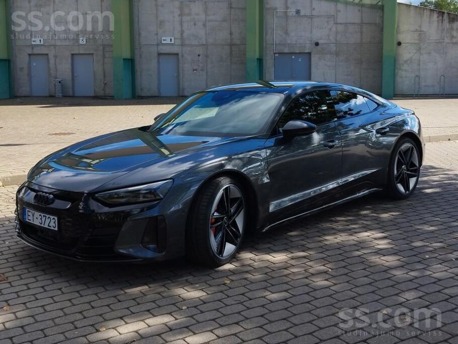 Серый Ауди E-Tron 2022 в Елгава, объемом двигателя 0.00 л и пробегом 54 тыс. км за 61000 €, фото 1 на AUTOMOTO.COM.LV
