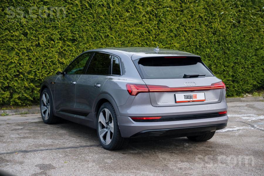 Grey Audi E-Tron 2019 in Riga, with an engine capacity of 0.00 L and mileage of 105 thousand km for 28900 €, photo 8 on AUTOMOTO.COM.LV