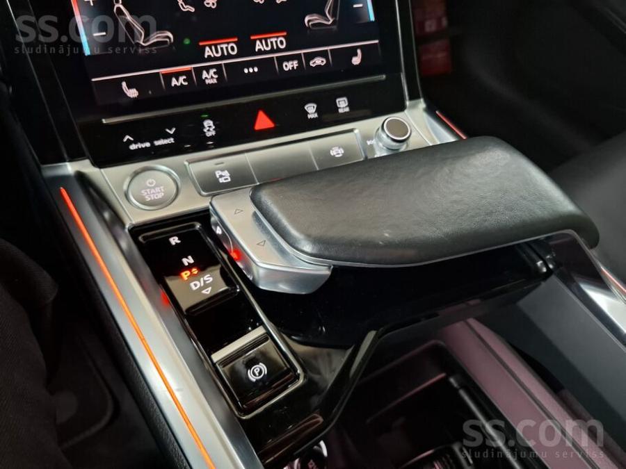 Pelēks Audi E-Tron 2019 Rīga, ar dzinēja tilpumu 0.00 L un nobraukumu 90 tūkst. km par 29500 €, foto 11 vietnē AUTOMOTO.COM.LV