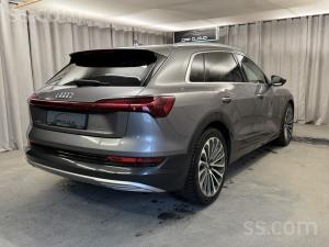 Pelēks Audi E-Tron 2019 Rīga, ar dzinēja tilpumu 0.00 L un nobraukumu 65 tūkst. km par 34990 €, foto 4 vietnē AUTOMOTO.COM.LV