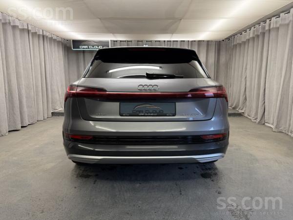 Grey Audi E-Tron 2019 in Riga, with an engine capacity of 0.00 L and mileage of 65 thousand km for 34990 €, photo 5 on AUTOMOTO.COM.LV