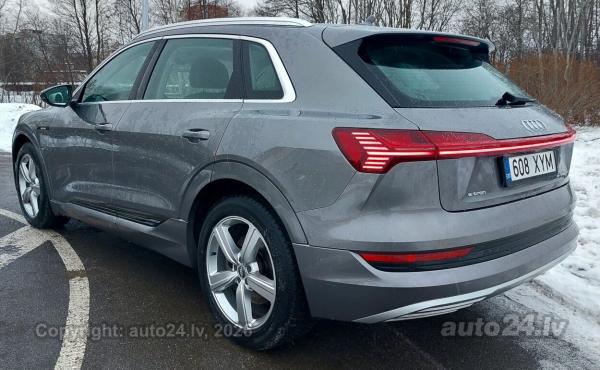 Grey Audi E-Tron 2019 in Tallinn, with an engine capacity of 0.00 L and mileage of 107 thousand km for 23990 €, photo 2 on AUTOMOTO.COM.LV