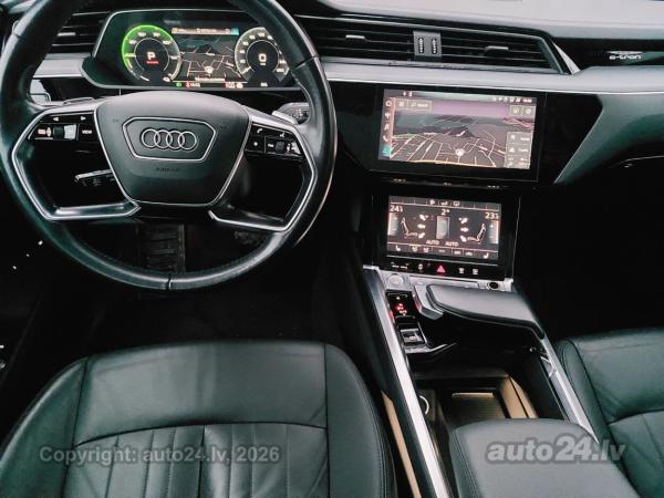 Grey Audi E-Tron 2019 in Tallinn, with an engine capacity of 0.00 L and mileage of 107 thousand km for 23990 €, photo 6 on AUTOMOTO.COM.LV