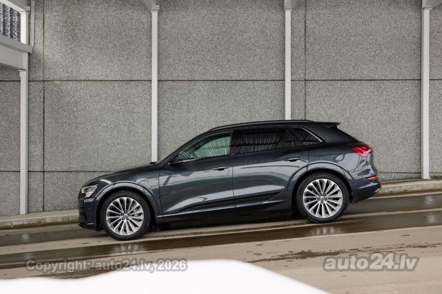 Grey Audi E-Tron 2019 in Tallinn, with an engine capacity of 0.00 L and mileage of 86 thousand km for 31900 €, photo 3 on AUTOMOTO.COM.LV