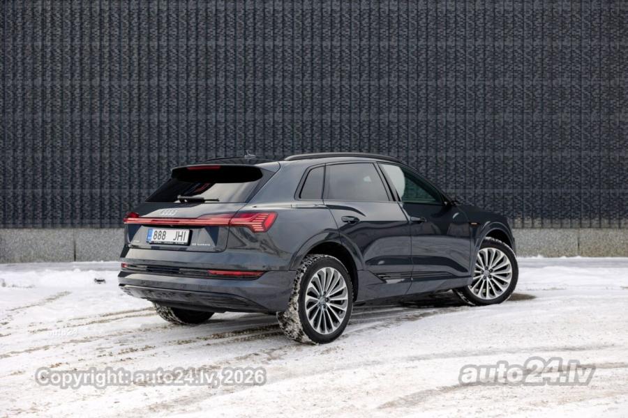 Grey Audi E-Tron 2019 in Tallinn, with an engine capacity of 0.00 L and mileage of 86 thousand km for 31900 €, photo 4 on AUTOMOTO.COM.LV