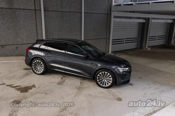 Grey Audi E-Tron 2019 in Tallinn, with an engine capacity of 0.00 L and mileage of 86 thousand km for 31900 €, photo 7 on AUTOMOTO.COM.LV