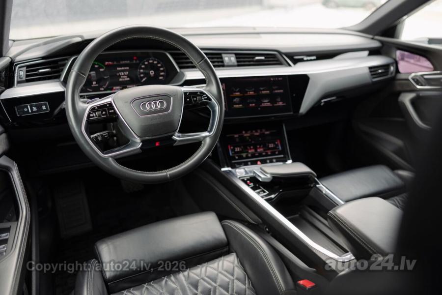 Grey Audi E-Tron 2019 in Tallinn, with an engine capacity of 0.00 L and mileage of 86 thousand km for 31900 €, photo 9 on AUTOMOTO.COM.LV