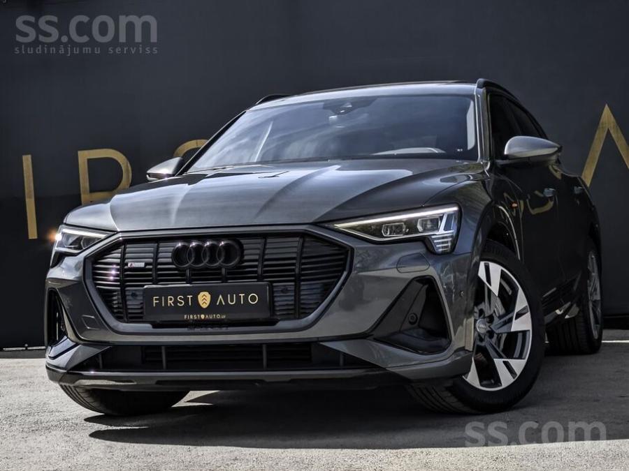 Pelēks Audi E-Tron 2019 Tukums, ar dzinēja tilpumu 0.00 L un nobraukumu 145 tūkst. km par 23990 €, foto 3 vietnē AUTOMOTO.COM.LV