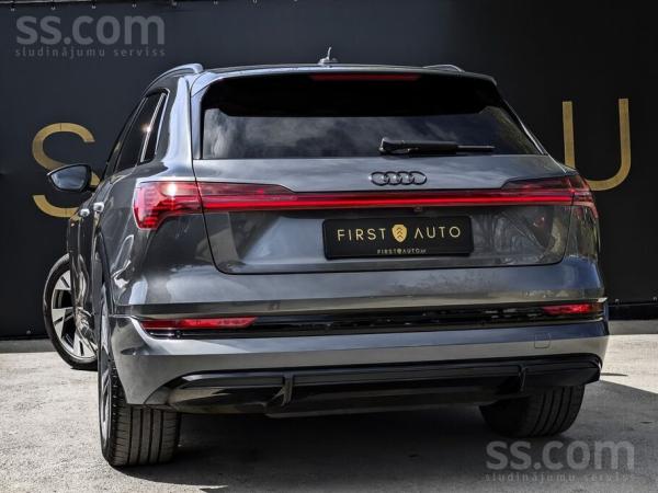Pelēks Audi E-Tron 2019 Tukums, ar dzinēja tilpumu 0.00 L un nobraukumu 145 tūkst. km par 23990 €, foto 3 vietnē AUTOMOTO.COM.LV
