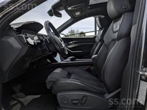 Pelēks Audi E-Tron 2019 Tukums, ar dzinēja tilpumu 0.00 L un nobraukumu 145 tūkst. km par 23990 €, foto 7 vietnē AUTOMOTO.COM.LV