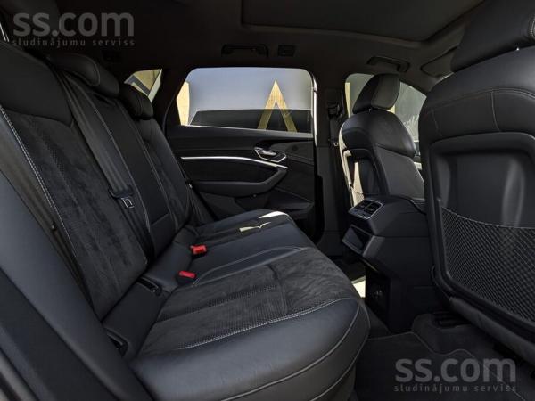 Pelēks Audi E-Tron 2019 Tukums, ar dzinēja tilpumu 0.00 L un nobraukumu 145 tūkst. km par 23990 €, foto 8 vietnē AUTOMOTO.COM.LV