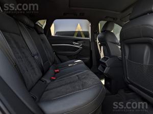 Pelēks Audi E-Tron 2019 Tukums, ar dzinēja tilpumu 0.00 L un nobraukumu 145 tūkst. km par 23990 €, foto 9 vietnē AUTOMOTO.COM.LV