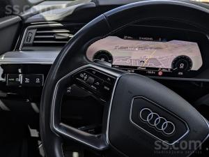 Pelēks Audi E-Tron 2019 Tukums, ar dzinēja tilpumu 0.00 L un nobraukumu 145 tūkst. km par 23990 €, foto 20 vietnē AUTOMOTO.COM.LV