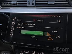 Pelēks Audi E-Tron 2019 Tukums, ar dzinēja tilpumu 0.00 L un nobraukumu 145 tūkst. km par 23990 €, foto 23 vietnē AUTOMOTO.COM.LV