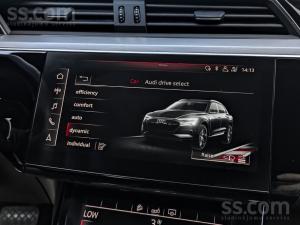 Pelēks Audi E-Tron 2019 Tukums, ar dzinēja tilpumu 0.00 L un nobraukumu 145 tūkst. km par 23990 €, foto 26 vietnē AUTOMOTO.COM.LV