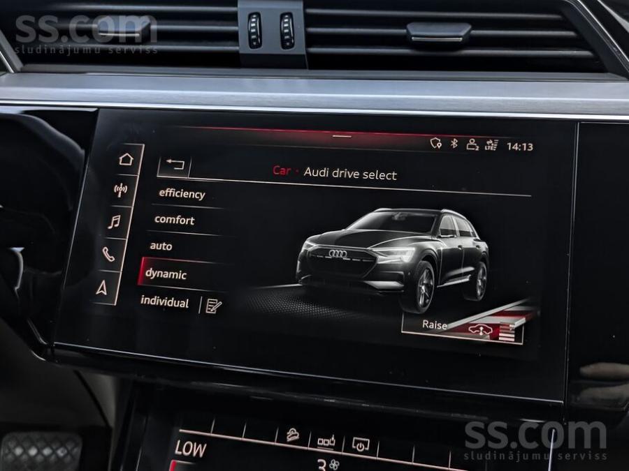 Pelēks Audi E-Tron 2019 Tukums, ar dzinēja tilpumu 0.00 L un nobraukumu 145 tūkst. km par 23990 €, foto 26 vietnē AUTOMOTO.COM.LV