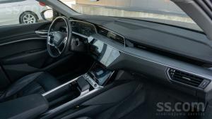 Grey Audi E-Tron 2019 in Riga, with an engine capacity of 0.00 L and mileage of 160 thousand km for 19590 €, photo 11 on AUTOMOTO.COM.LV