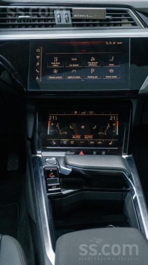 Grey Audi E-Tron 2019 in Riga, with an engine capacity of 0.00 L and mileage of 160 thousand km for 19590 €, photo 13 on AUTOMOTO.COM.LV