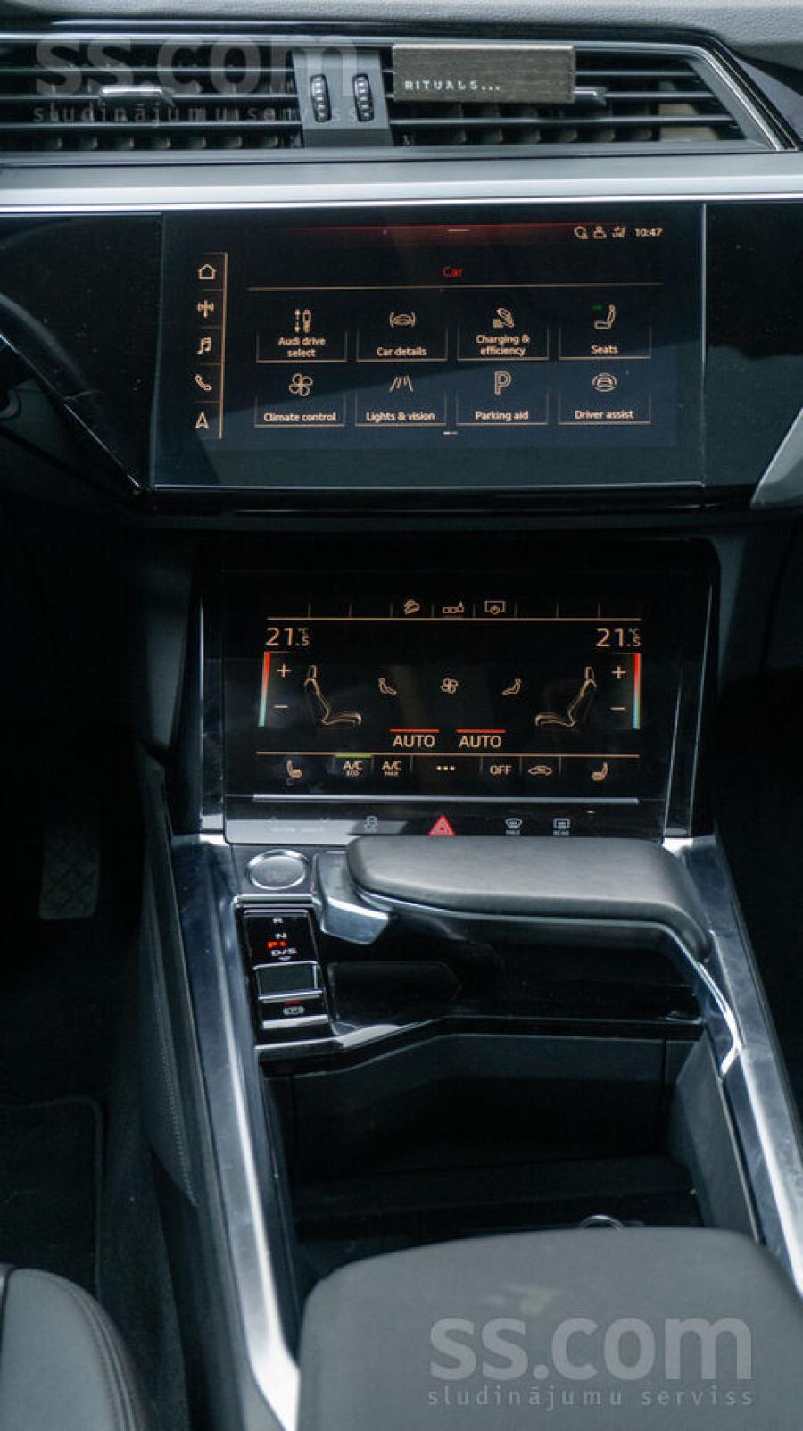 Grey Audi E-Tron 2019 in Riga, with an engine capacity of 0.00 L and mileage of 160 thousand km for 19590 €, photo 13 on AUTOMOTO.COM.LV